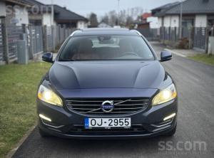 Zils Volvo V60 2013 Jelgava, ar dzinēja tilpumu 2.40 L un nobraukumu 227 tūkst. km par 9200 €, foto 8 vietnē AUTOMOTO.COM.LV