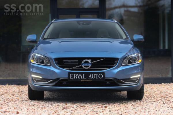 Zils Volvo V60 2013 Jelgava, ar dzinēja tilpumu 2.40 L un nobraukumu 295 tūkst. km par 8900 €, foto 3 vietnē AUTOMOTO.COM.LV