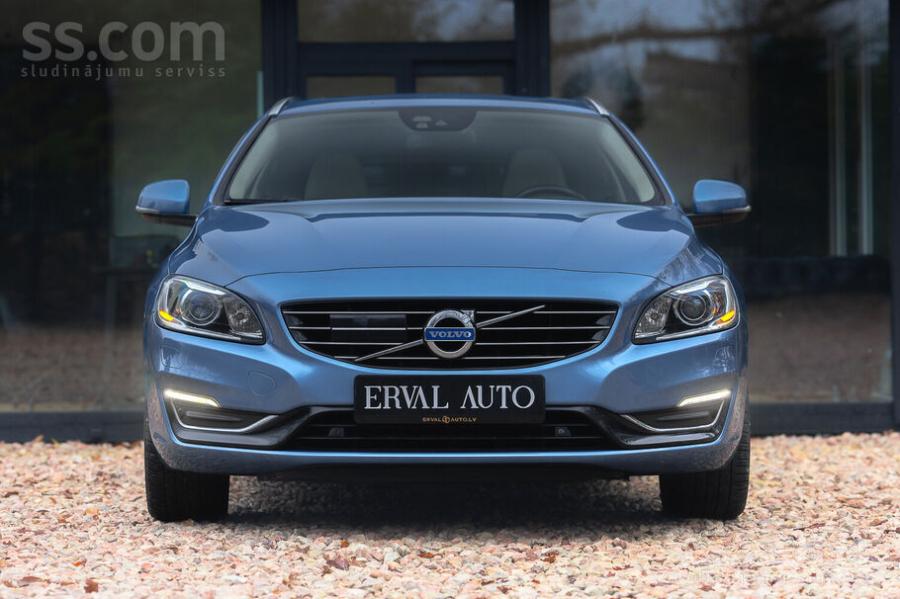 Zils Volvo V60 2013 Jelgava, ar dzinēja tilpumu 2.40 L un nobraukumu 295 tūkst. km par 8900 €, foto 3 vietnē AUTOMOTO.COM.LV
