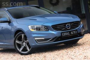 Zils Volvo V60 2013 Jelgava, ar dzinēja tilpumu 2.40 L un nobraukumu 295 tūkst. km par 8900 €, foto 4 vietnē AUTOMOTO.COM.LV