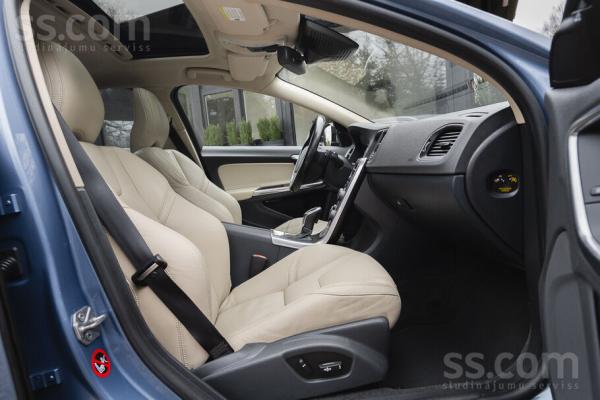 Zils Volvo V60 2013 Jelgava, ar dzinēja tilpumu 2.40 L un nobraukumu 295 tūkst. km par 8900 €, foto 10 vietnē AUTOMOTO.COM.LV