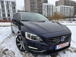 Zils Volvo V60 2013 Viļņa, ar dzinēja tilpumu 2.40 L un nobraukumu 237 tūkst. km par 7800 €, foto  vietnē AUTOMOTO.COM.LV