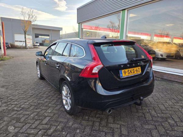 Blue Volvo V60 2013 in Vilnius, with an engine capacity of 1.56 L and mileage of 151 thousand km for 9950 €, photo 3 on AUTOMOTO.COM.LV