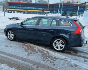 Blue Volvo V60 2013 in Vilnius, with an engine capacity of 2.40 L and mileage of 265 thousand km for 5950 €, photo 2 on AUTOMOTO.COM.LV