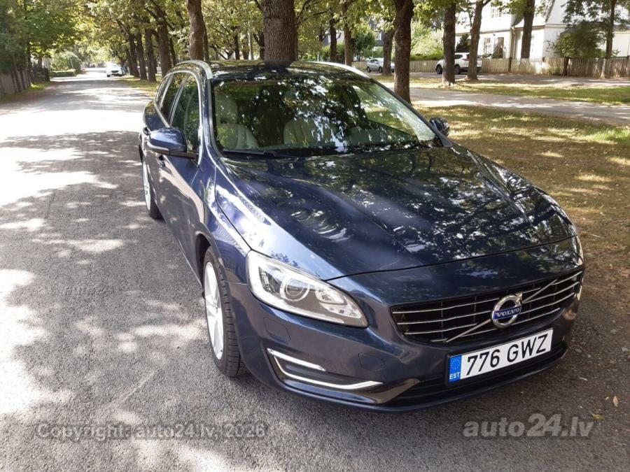 Zils Volvo V60 2013 Tartu, ar dzinēja tilpumu 2.40 L un nobraukumu 248 tūkst. km par 8500 €, foto 1 vietnē AUTOMOTO.COM.LV