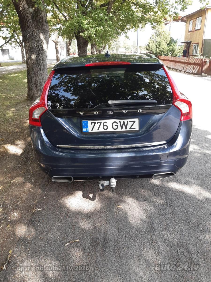 Zils Volvo V60 2013 Tartu, ar dzinēja tilpumu 2.40 L un nobraukumu 248 tūkst. km par 8500 €, foto 2 vietnē AUTOMOTO.COM.LV