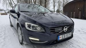 Blue Volvo V60 2013 in Lazdijai, with an engine capacity of 2.40 L and mileage of 241 thousand km for 7700 €, photo 7 on AUTOMOTO.COM.LV