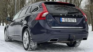 Blue Volvo V60 2013 in Lazdijai, with an engine capacity of 2.40 L and mileage of 241 thousand km for 7700 €, photo 11 on AUTOMOTO.COM.LV