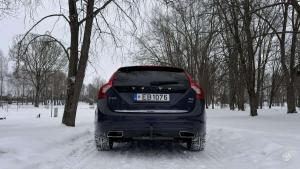 Blue Volvo V60 2013 in Lazdijai, with an engine capacity of 2.40 L and mileage of 241 thousand km for 7700 €, photo 12 on AUTOMOTO.COM.LV