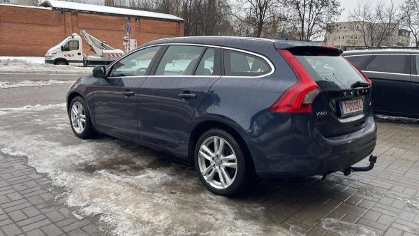 Zils Volvo V60 2013 Kauņa, ar dzinēja tilpumu 1.98 L un nobraukumu 240 tūkst. km par 6350 €, foto 4 vietnē AUTOMOTO.COM.LV
