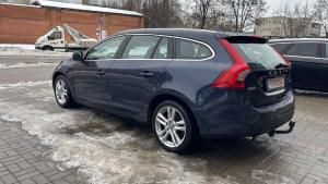 Zils Volvo V60 2013 Kauņa, ar dzinēja tilpumu 1.98 L un nobraukumu 240 tūkst. km par 6350 €, foto 4 vietnē AUTOMOTO.COM.LV