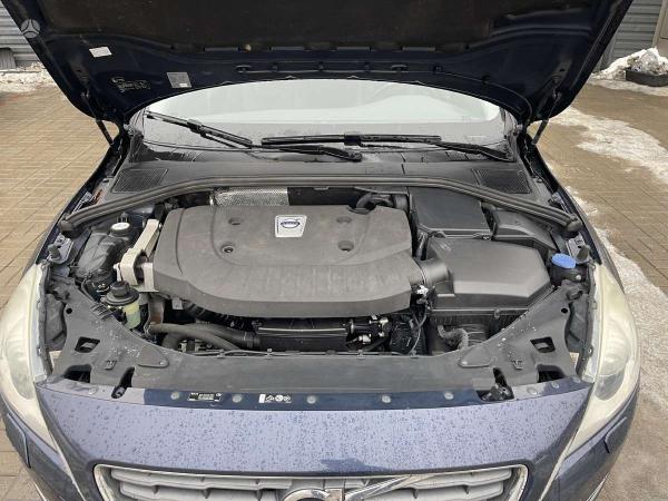 Blue Volvo V60 2013 in Kaunas, with an engine capacity of 1.98 L and mileage of 240 thousand km for 6350 €, photo 11 on AUTOMOTO.COM.LV