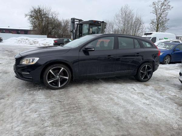Zils Volvo V60 2013 Kauņa, ar dzinēja tilpumu 1.56 L un nobraukumu 249 tūkst. km par 4300 €, foto 5 vietnē AUTOMOTO.COM.LV