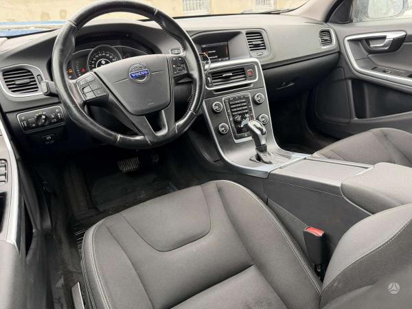 Zils Volvo V60 2013 Kauņa, ar dzinēja tilpumu 1.56 L un nobraukumu 249 tūkst. km par 4300 €, foto 7 vietnē AUTOMOTO.COM.LV