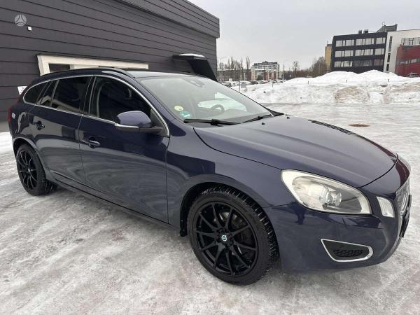 Blue Volvo V60 2013 in Kaunas, with an engine capacity of 1.98 L and mileage of 264 thousand km for 5850 €, photo 1 on AUTOMOTO.COM.LV
