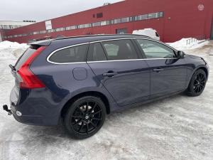 Blue Volvo V60 2013 in Kaunas, with an engine capacity of 1.98 L and mileage of 264 thousand km for 5850 €, photo 5 on AUTOMOTO.COM.LV