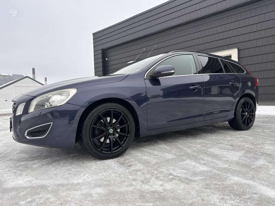 Blue Volvo V60 2013 in Kaunas, with an engine capacity of 1.98 L and mileage of 264 thousand km for 5850 €, photo 10 on AUTOMOTO.COM.LV