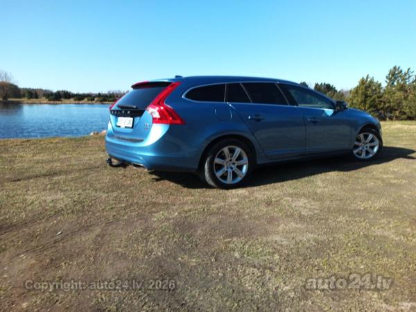 Blue Volvo V60 2013 in Tallinn, with an engine capacity of 2.40 L and mileage of 151 thousand km for 8500 €, photo 5 on AUTOMOTO.COM.LV