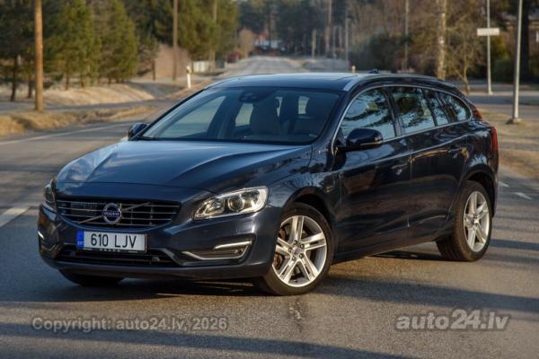 Zils Volvo V60 2013 Pērnava, ar dzinēja tilpumu 2.40 L un nobraukumu 374 tūkst. km par 7500 €, foto 1 vietnē AUTOMOTO.COM.LV