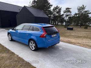 Zils Volvo V60 2013 Tallina, ar dzinēja tilpumu 2.40 L un nobraukumu 183 tūkst. km par 15000 €, foto 5 vietnē AUTOMOTO.COM.LV