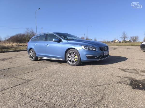 Zils Volvo V60 2013 Jonava, ar dzinēja tilpumu 2.40 L un nobraukumu 325 tūkst. km par 6200 €, foto 3 vietnē AUTOMOTO.COM.LV