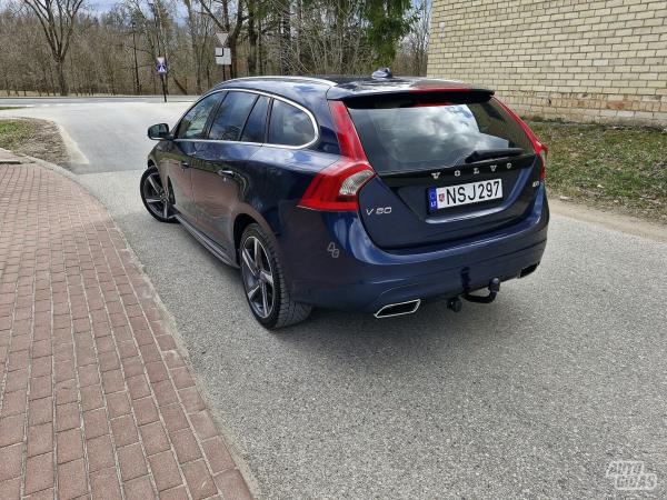 Zils Volvo V60 2013 Alīta, ar dzinēja tilpumu 2.00 L un nobraukumu 253 tūkst. km par 7270 €, foto 2 vietnē AUTOMOTO.COM.LV