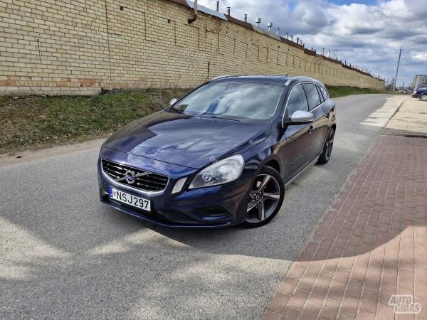 Zils Volvo V60 2013 Alīta, ar dzinēja tilpumu 2.00 L un nobraukumu 253 tūkst. km par 7270 €, foto 3 vietnē AUTOMOTO.COM.LV