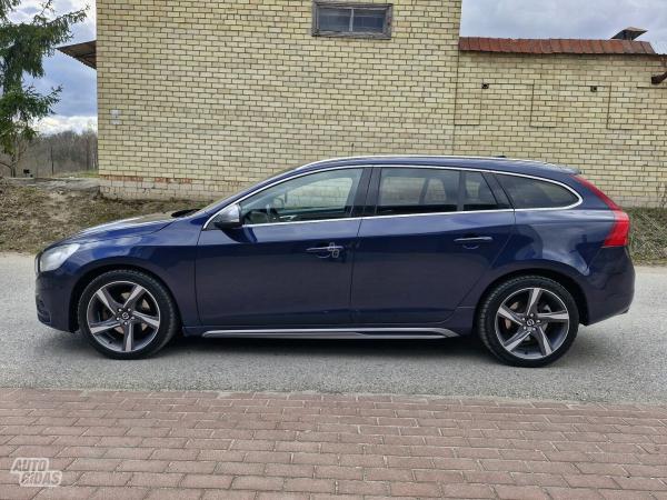 Zils Volvo V60 2013 Alīta, ar dzinēja tilpumu 2.00 L un nobraukumu 253 tūkst. km par 7270 €, foto 6 vietnē AUTOMOTO.COM.LV
