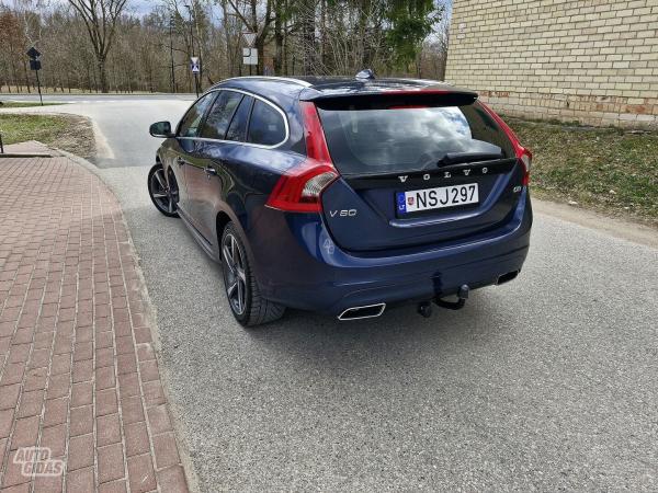 Zils Volvo V60 2013 Alīta, ar dzinēja tilpumu 2.00 L un nobraukumu 253 tūkst. km par 7270 €, foto 8 vietnē AUTOMOTO.COM.LV