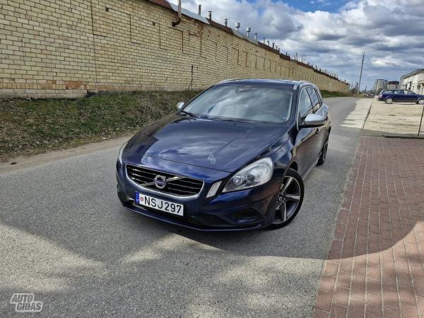 Zils Volvo V60 2013 Alīta, ar dzinēja tilpumu 2.00 L un nobraukumu 253 tūkst. km par 7270 €, foto 9 vietnē AUTOMOTO.COM.LV
