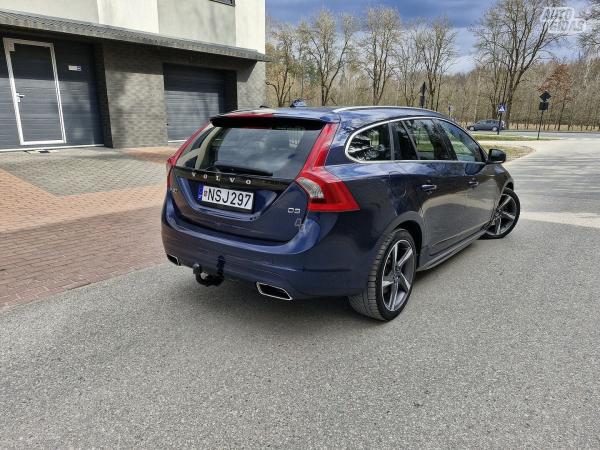 Zils Volvo V60 2013 Alīta, ar dzinēja tilpumu 2.00 L un nobraukumu 253 tūkst. km par 7270 €, foto 10 vietnē AUTOMOTO.COM.LV