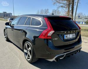 Zils Volvo V60 2013 Panevēža, ar dzinēja tilpumu 2.00 L un nobraukumu 341 tūkst. km par 6300 €, foto 12 vietnē AUTOMOTO.COM.LV