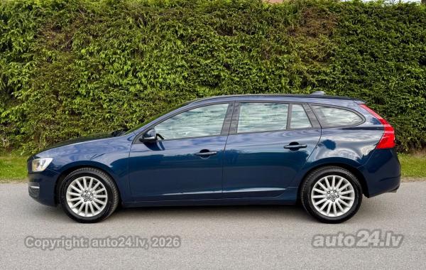 Blue Volvo V60 2013 in Tallinn, with an engine capacity of 2.00 L and mileage of 219 thousand km for 7400 €, photo 3 on AUTOMOTO.COM.LV