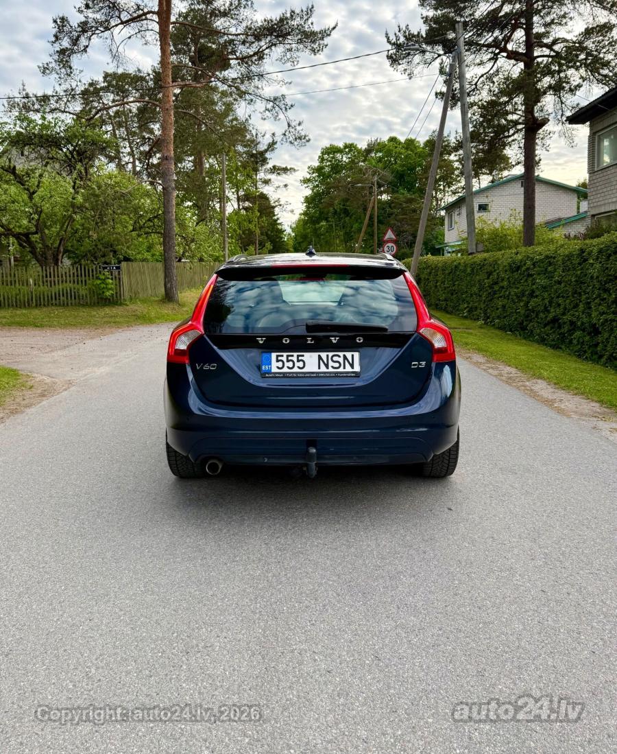 Zils Volvo V60 2013 Tallina, ar dzinēja tilpumu 2.00 L un nobraukumu 219 tūkst. km par 7400 €, foto 6 vietnē AUTOMOTO.COM.LV