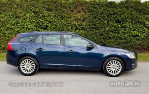 Zils Volvo V60 2013 Tallina, ar dzinēja tilpumu 2.00 L un nobraukumu 219 tūkst. km par 7400 €, foto 8 vietnē AUTOMOTO.COM.LV