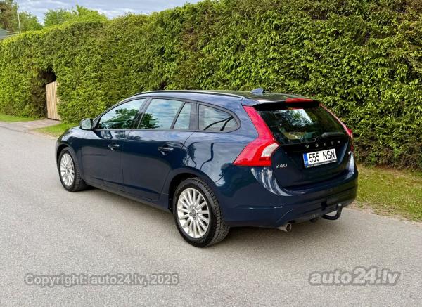 Blue Volvo V60 2013 in Tallinn, with an engine capacity of 2.00 L and mileage of 219 thousand km for 7400 €, photo 8 on AUTOMOTO.COM.LV