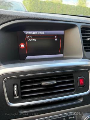 Zils Volvo V60 2013 Tallina, ar dzinēja tilpumu 2.00 L un nobraukumu 219 tūkst. km par 7400 €, foto 15 vietnē AUTOMOTO.COM.LV