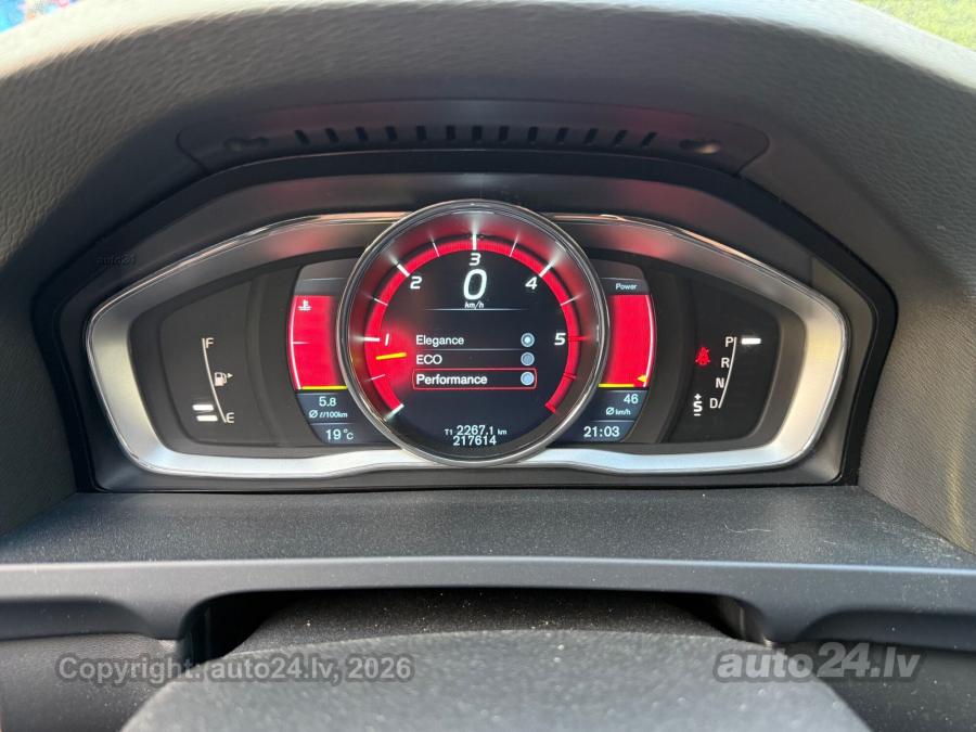 Zils Volvo V60 2013 Tallina, ar dzinēja tilpumu 2.00 L un nobraukumu 219 tūkst. km par 7400 €, foto 18 vietnē AUTOMOTO.COM.LV