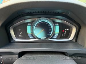 Zils Volvo V60 2013 Tallina, ar dzinēja tilpumu 2.00 L un nobraukumu 219 tūkst. km par 7400 €, foto 19 vietnē AUTOMOTO.COM.LV