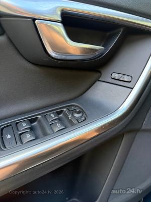 Zils Volvo V60 2013 Tallina, ar dzinēja tilpumu 2.00 L un nobraukumu 219 tūkst. km par 7400 €, foto 21 vietnē AUTOMOTO.COM.LV