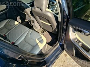 Zils Volvo V60 2013 Daugavpils, ar dzinēja tilpumu 2.00 L un nobraukumu 294 tūkst. km par 5100 €, foto 12 vietnē AUTOMOTO.COM.LV