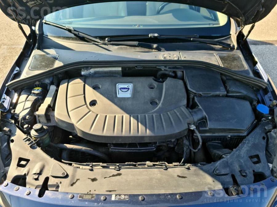 Zils Volvo V60 2013 Daugavpils, ar dzinēja tilpumu 2.00 L un nobraukumu 294 tūkst. km par 5100 €, foto 14 vietnē AUTOMOTO.COM.LV