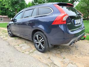Blue Volvo V60 2013 in Siauliai, with an engine capacity of 2.00 L and mileage of 297 thousand km for 8000 €, photo  on AUTOMOTO.COM.LV