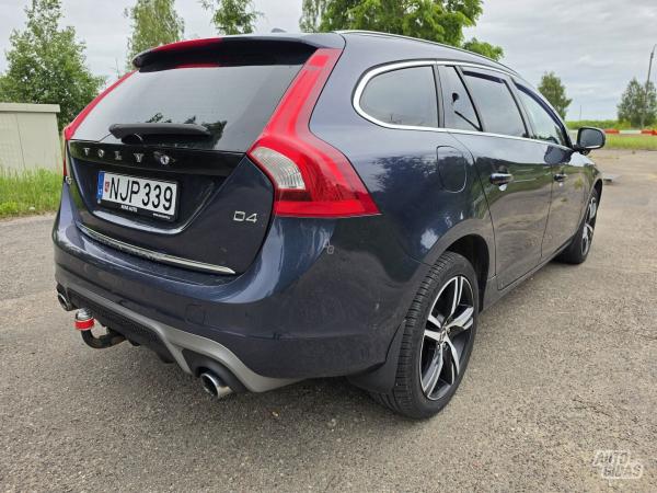 Zils Volvo V60 2013 Šauļi, ar dzinēja tilpumu 2.00 L un nobraukumu 297 tūkst. km par 8000 €, foto 5 vietnē AUTOMOTO.COM.LV
