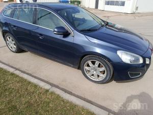 Zils Volvo V60 2013 Jēkabpils, ar dzinēja tilpumu 2.00 L un nobraukumu 327 tūkst. km par 3700 €, foto 5 vietnē AUTOMOTO.COM.LV