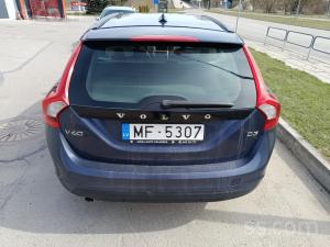 Zils Volvo V60 2013 Jēkabpils, ar dzinēja tilpumu 2.00 L un nobraukumu 327 tūkst. km par 3700 €, foto 9 vietnē AUTOMOTO.COM.LV
