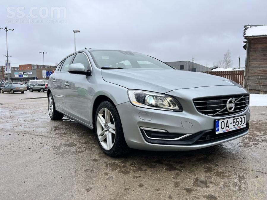Zils Volvo V60 2013 Rēzekne, ar dzinēja tilpumu 2.40 L un nobraukumu 0 tūkst. km par 6950 €, foto 1 vietnē AUTOMOTO.COM.LV