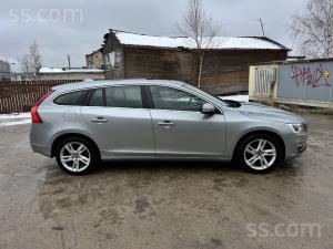 Zils Volvo V60 2013 Rēzekne, ar dzinēja tilpumu 2.40 L un nobraukumu 0 tūkst. km par 6950 €, foto 3 vietnē AUTOMOTO.COM.LV
