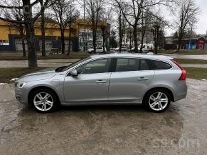 Zils Volvo V60 2013 Rēzekne, ar dzinēja tilpumu 2.40 L un nobraukumu 0 tūkst. km par 6950 €, foto 6 vietnē AUTOMOTO.COM.LV