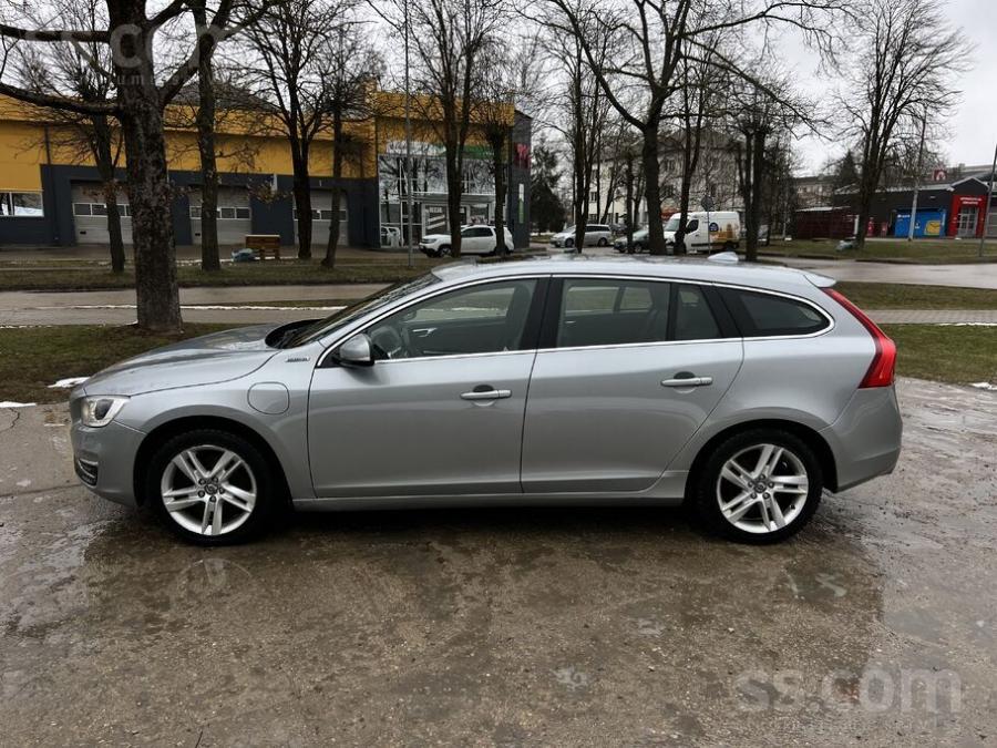 Zils Volvo V60 2013 Rēzekne, ar dzinēja tilpumu 2.40 L un nobraukumu 0 tūkst. km par 6950 €, foto 6 vietnē AUTOMOTO.COM.LV
